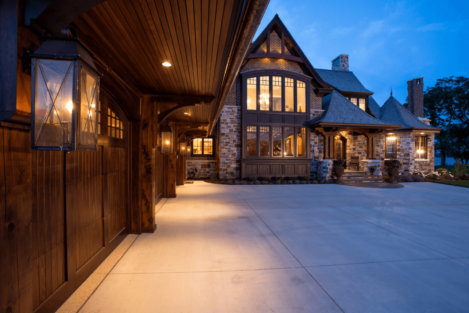 Coach House® Original Bracket