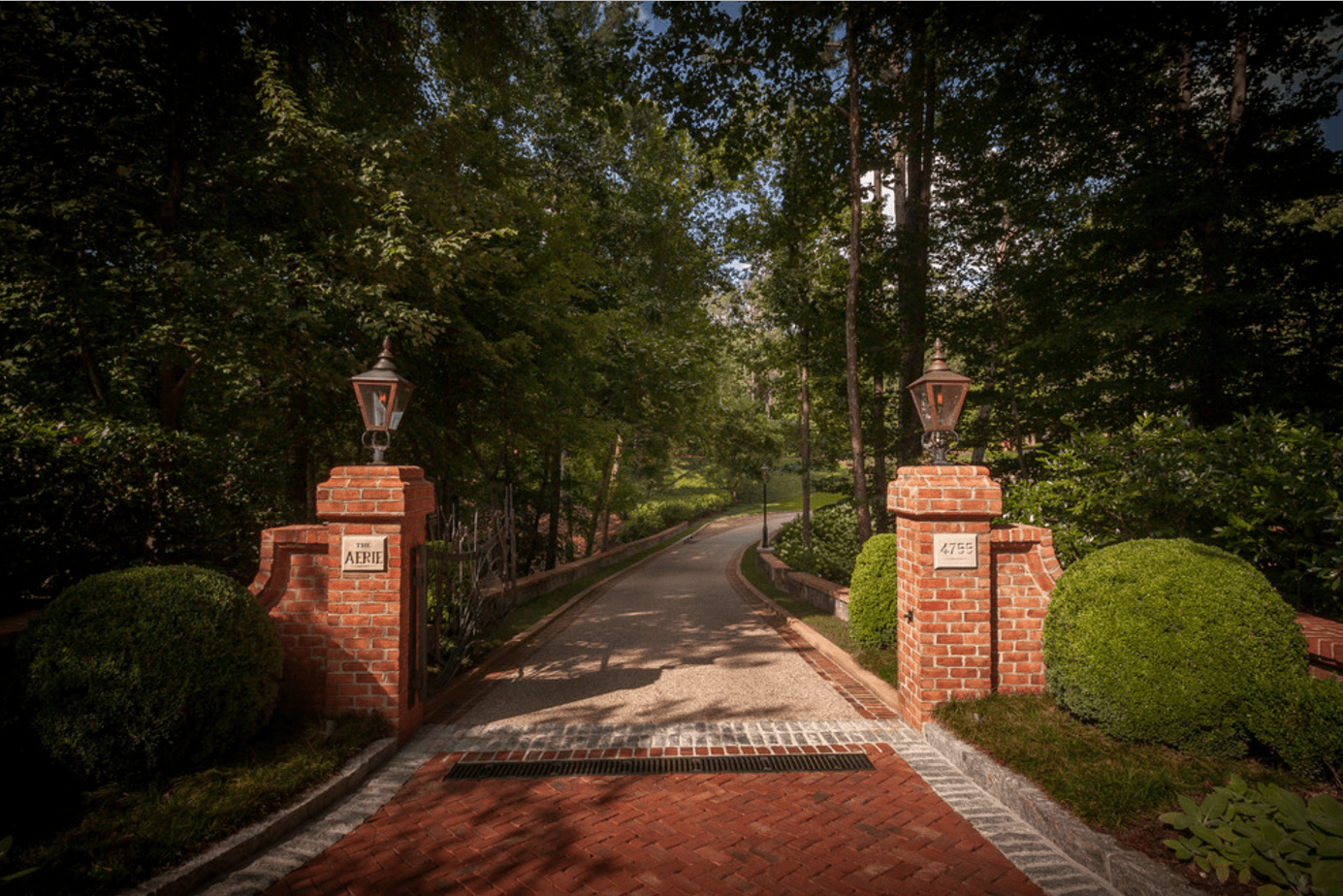 London Street Spider Post/Column Mount