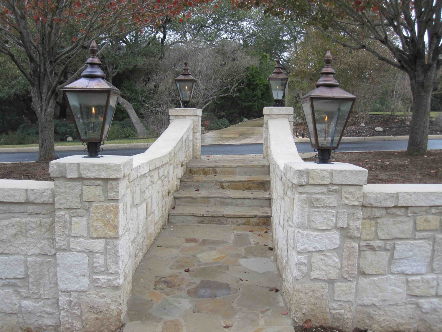 London Street Column Mount