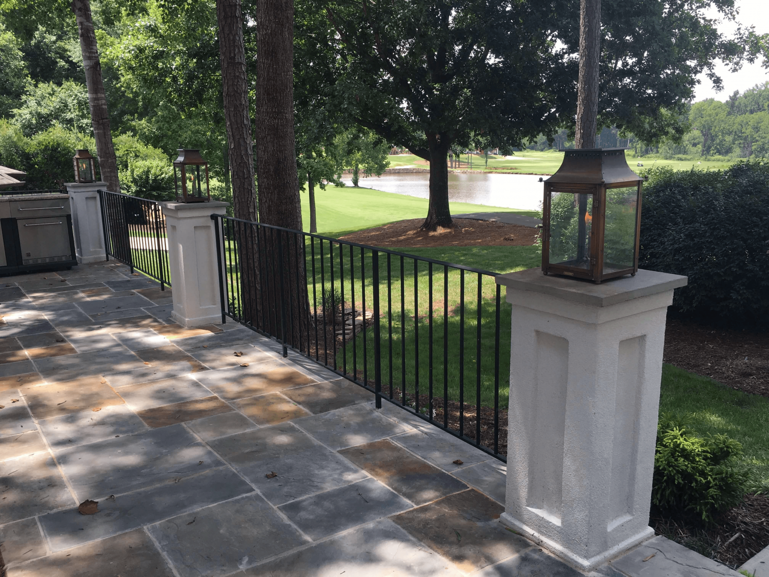 Williamsburg Low Profile Column Mount