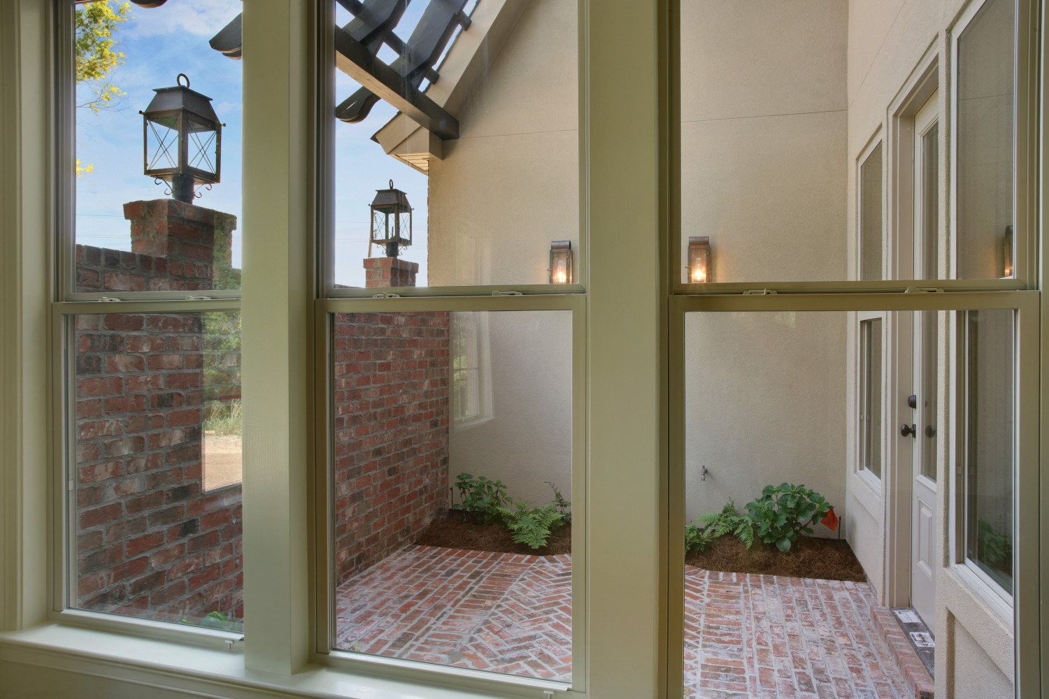 Coach House® Column Mount