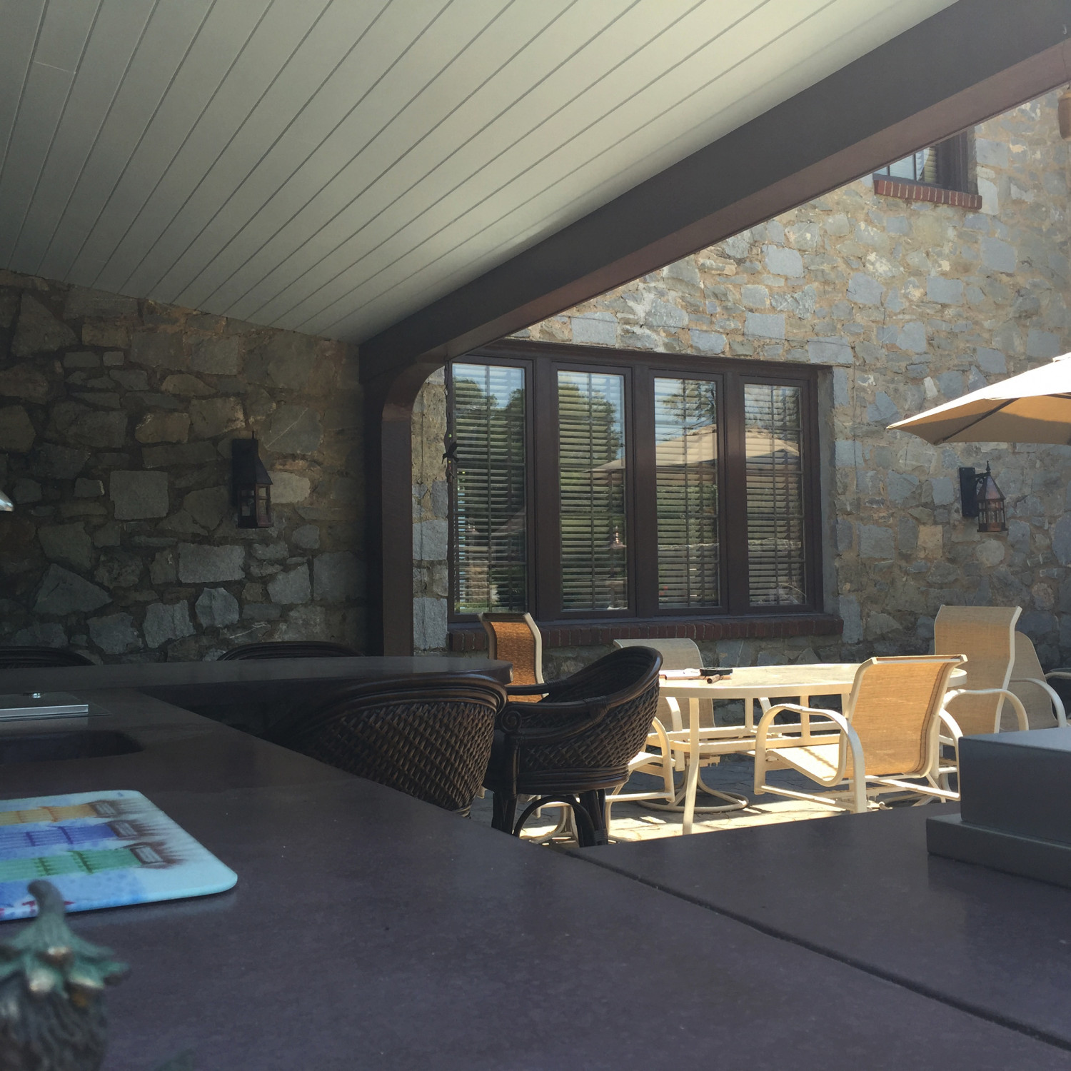 Signature Series English Tavern