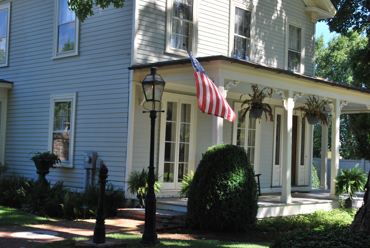 French Quarter® Spider Post/Column Mount