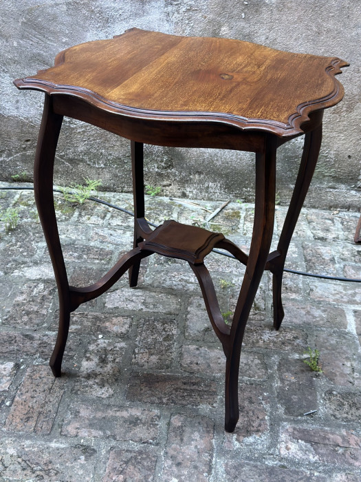 Vintage Wood Scallop Table