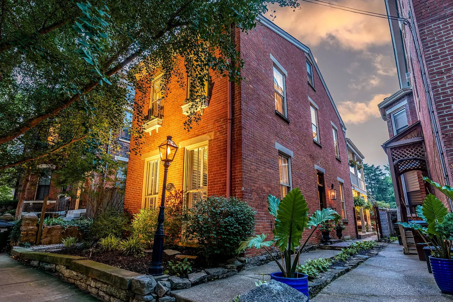 Historic 1865 Italianate Shines in Kentucky | Bevolo